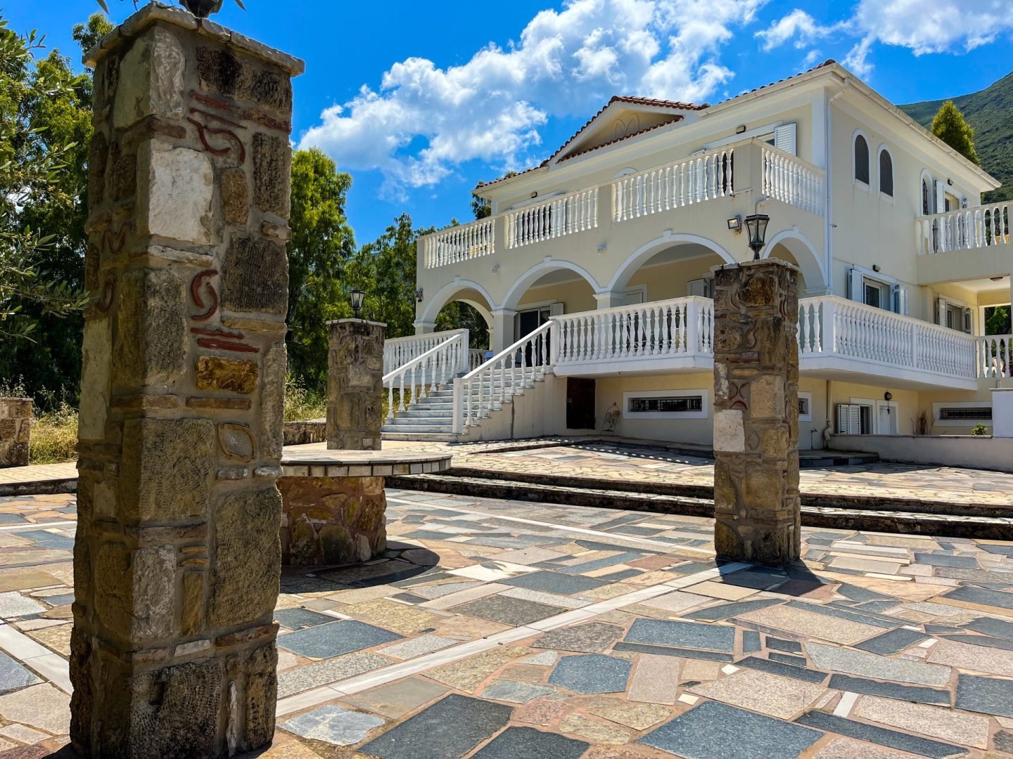 Majestic villa on Zakynthos east-coast. - JM Real Estate